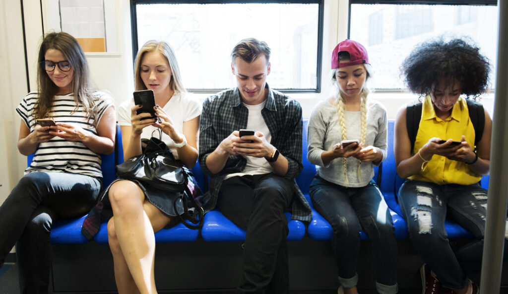 Teens and Screen Time Addiction | Horizon Health Services